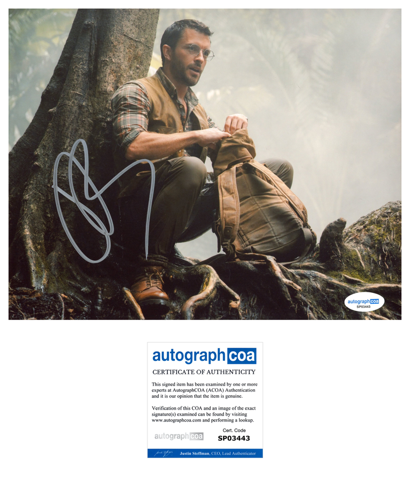 Jonathan Bailey Jurassic World Autographed Signed 8x10 Photo ACOA | eBay