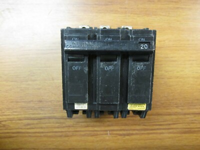 GE CIRCUIT BREAKER 3 POLE, 20 AMP, CAT# THQB32020 (CHIP).. K-54B | eBay