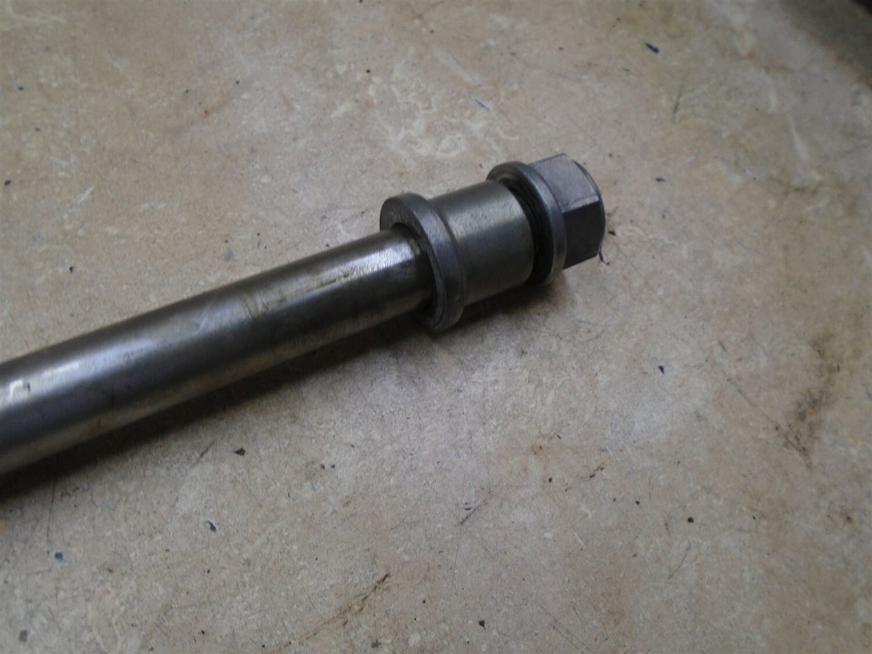 Honda 700 VF MAGNA VF700-C Rear Axle 1985 HB557 | eBay