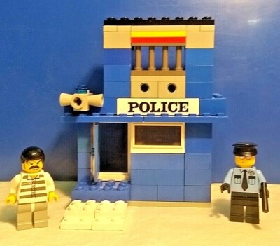 LOT of 82 LEGO pcs for a Police Station, Jail, Minifig Guard & Inmate ...