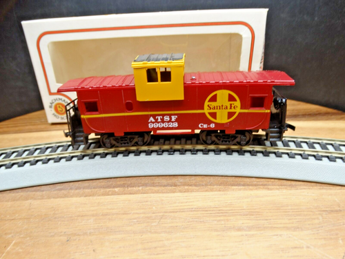 Bachmann HO Scale 41' Santa Fe ATSF 999628 Ce-6 Wide Vision Caboose w ...