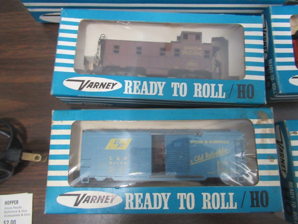Vintage Varney HO Electric Train set IN BOX 8 trains track transformer ...