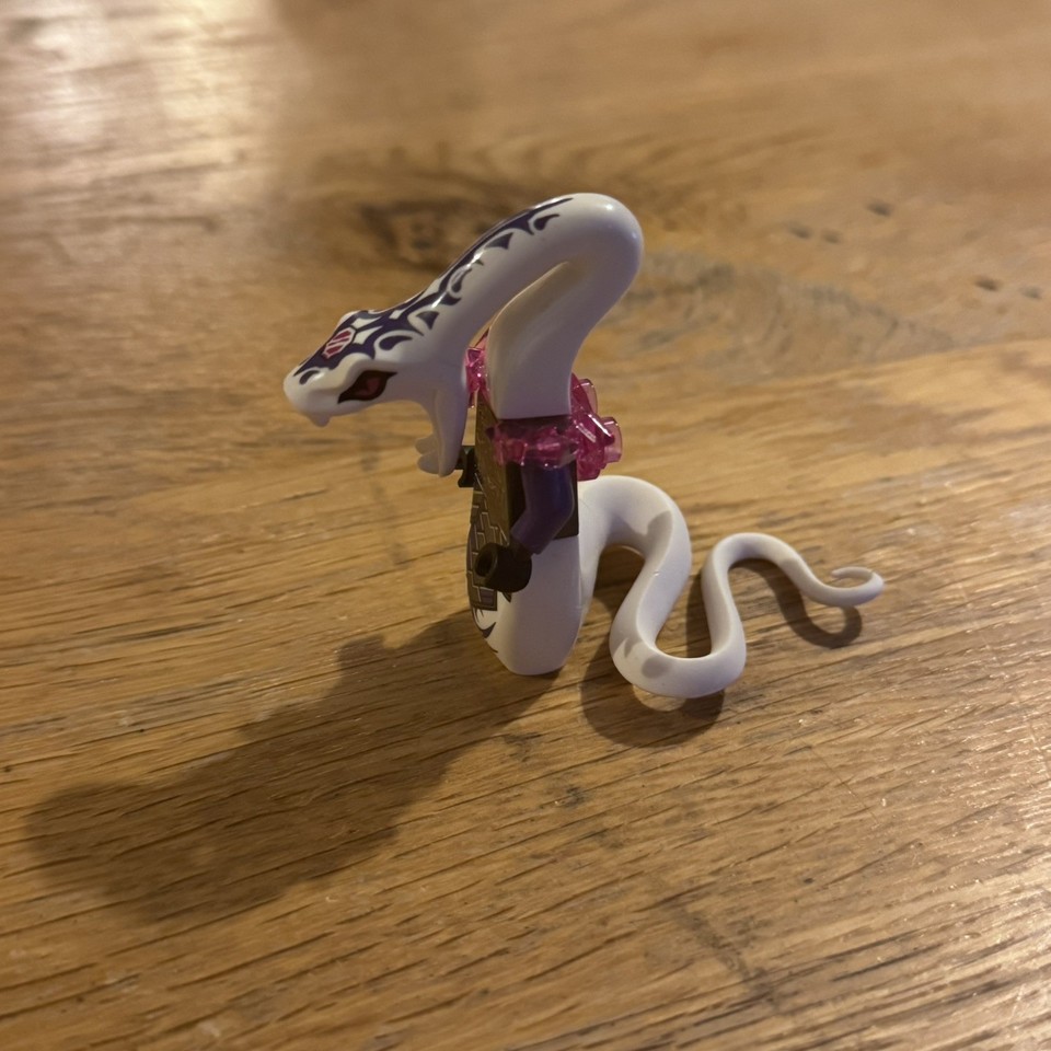 Lego Ninjago Pythor Chumsworth NJO131 Purple with white minifigure ...