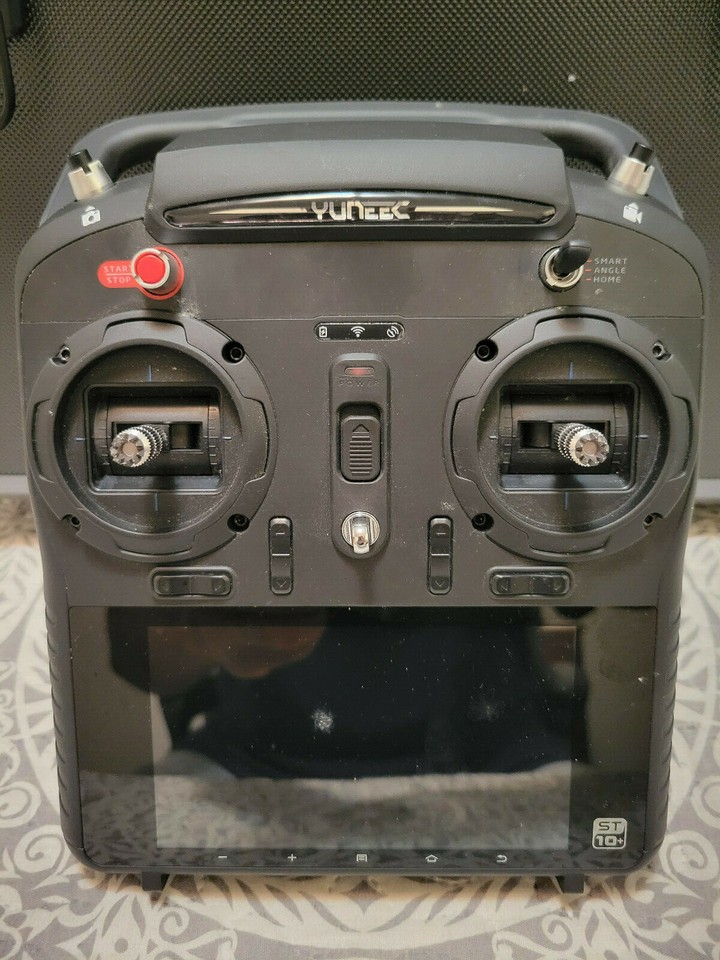 Yuneec Q500 4K Typhoon Quadcopter with CGO3-GB Camera, SteadyGrip and ...