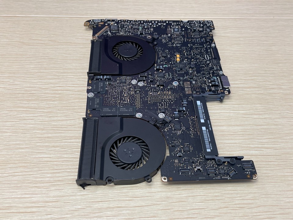Apple MacBook Pro 2010 15" A1286 i5 2.4GHZ Logic Board Motherboard 820 ...