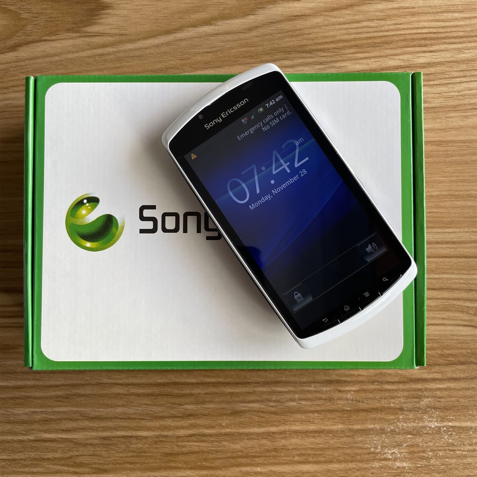 Sony Ericsson XPERIA PLAY R800i Black White Android Game GSM Smartphone ...