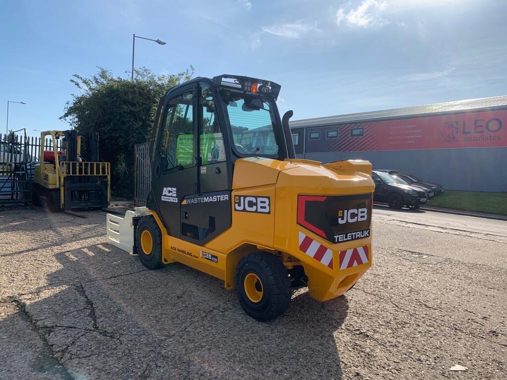 Brand New JCB TLT35-23D-2WD Diesel Teletruk Forklift With Bale Clamp ...