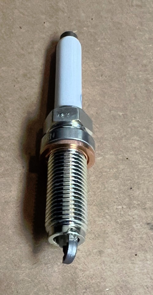 New Genuine OEM Mercedes A 270 159 07 00 - Set of 4 Spark Plugs ...