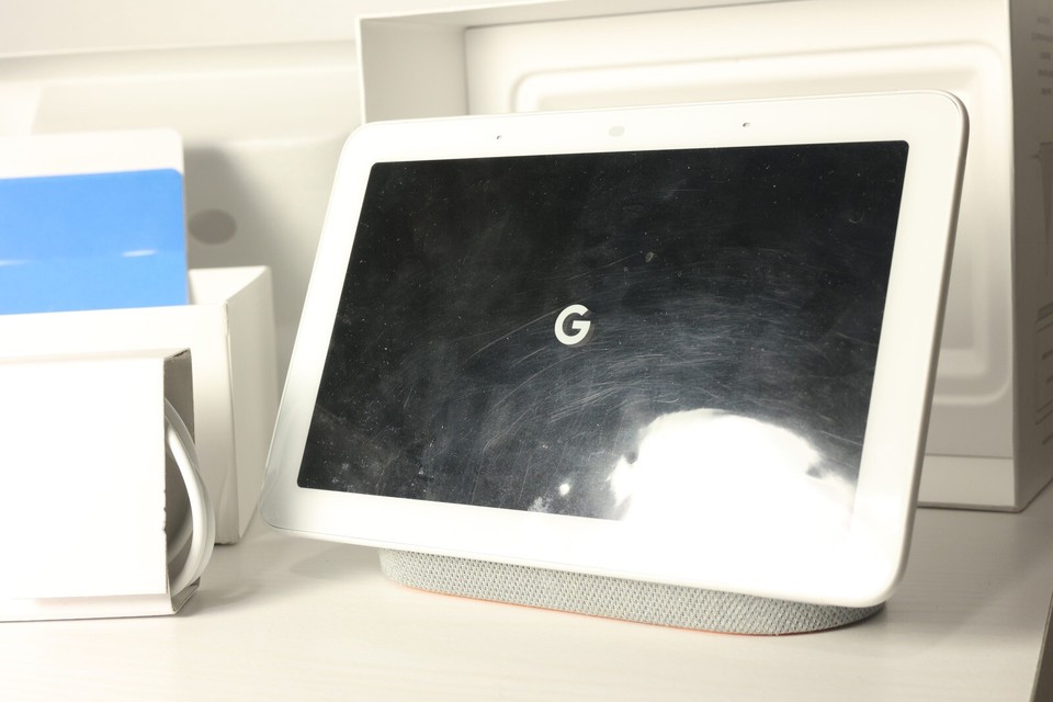 Google Nest Hub 1st Gen Smart Home Display with Google Assistant FREE ...