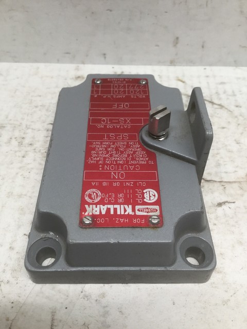 Hubbell Killark Xs-1c Tumbler Switch Cover With Device 1 Pole 20 Amp ...