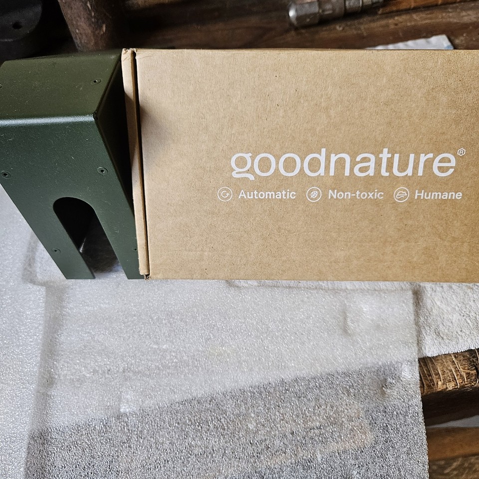 Good Nature A18 CO2 Trap Grey Squirrel Toxin-Free Pest Control | eBay UK