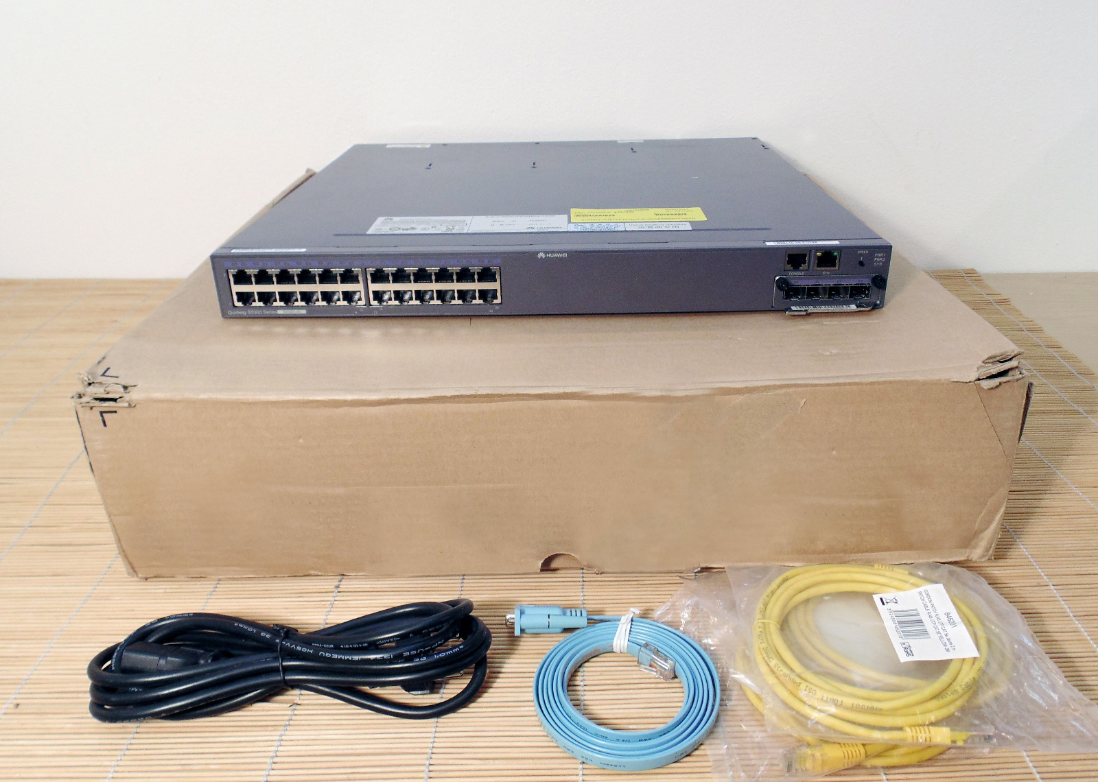 Huawei LS-S5328C-EI S5300 Series Switch 1x LS5D00E4GF01 1xPSU | eBay