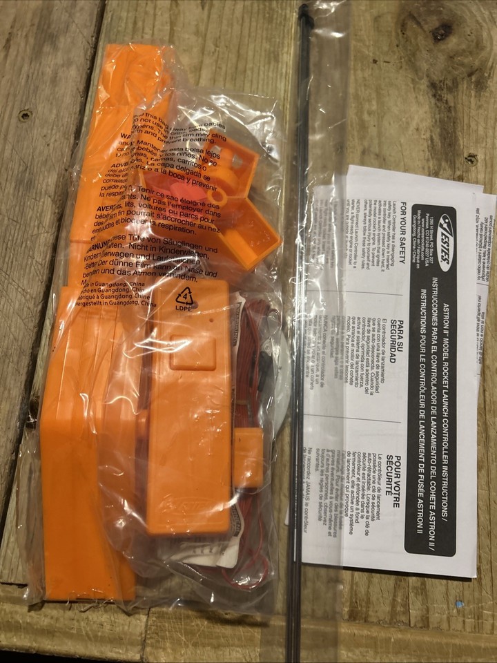 Estes Flash Model Rocket Launch Pad, Controller & Launch Rods NEW | eBay