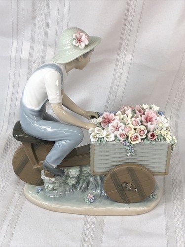 Retired LLADRO #5031 Flower Peddler Flowers In Tow Flores A Remolque W ...