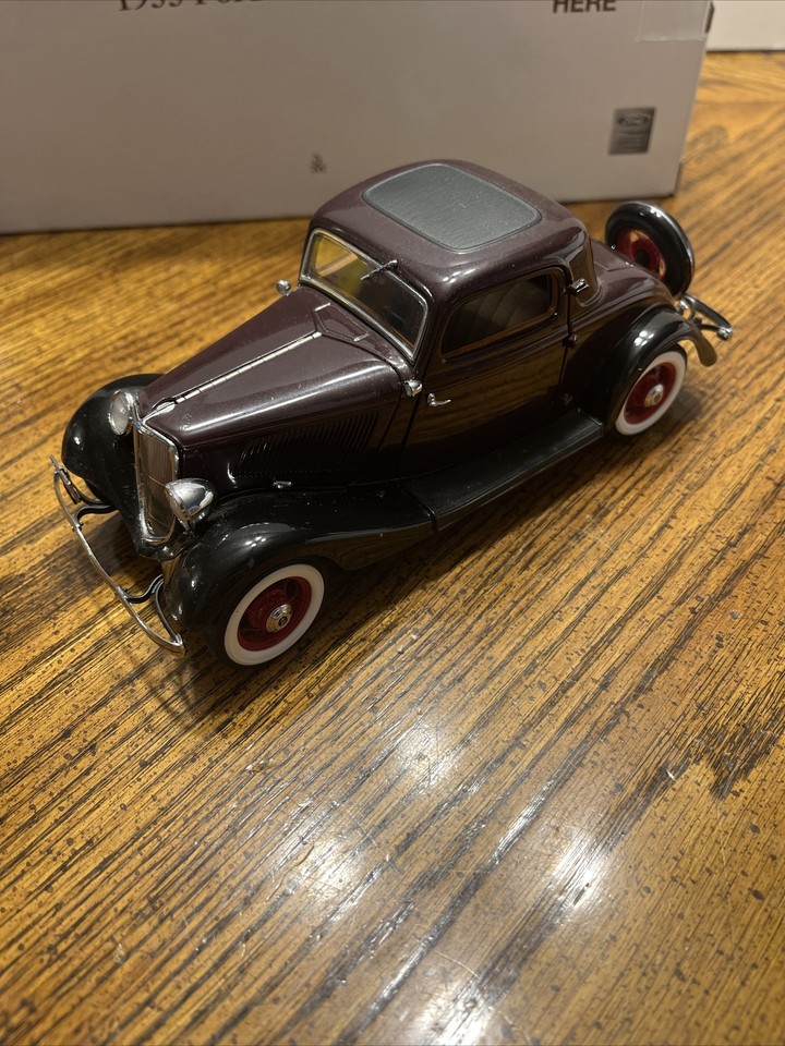 Danbury Mint 1933 Ford Deluxe Coupe Coach Maroon 1:24 Complete In Box W ...