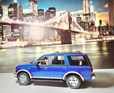 Ford Expedition, diecast 1.8 scale Blue beautifully designed! | eBay