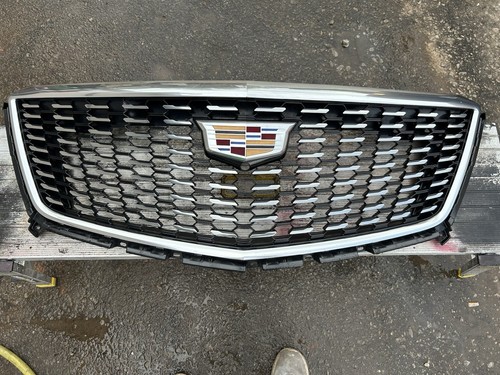 2020 2021 2022 GM Cadillac XT5 Grille w/ Camera Hole OEM 84724564 | eBay