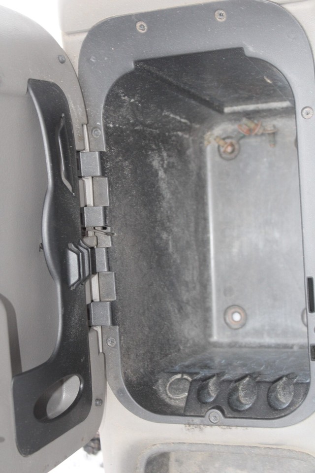 GMT 800 Full Size 99-02 Center Console Insert & Lid Arm Rest Gray OEM ...