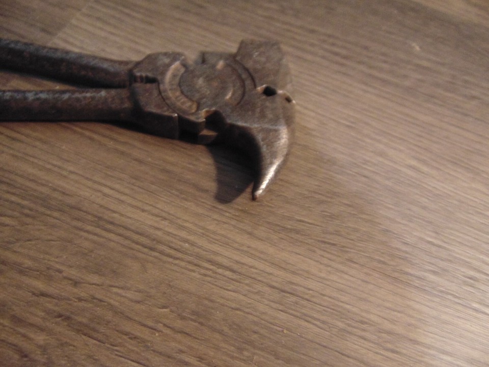 Antique Early Diamond Calk & Horseshoe Duluth Fencing Fence Farm Pliers ...