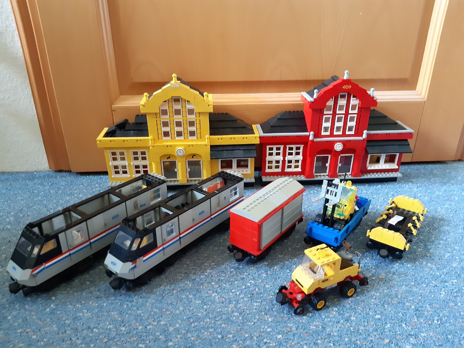 Lego Eisenbahn 9V 4558 Metroliner, 4554 2150 Bahnhof, 4563 , 4546 | eBay