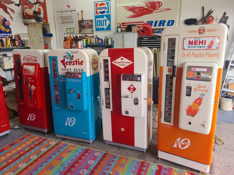Vendo 81 Frostie Soda Coca-Cola Coke Machine Pro Restoration VMC 81 ...