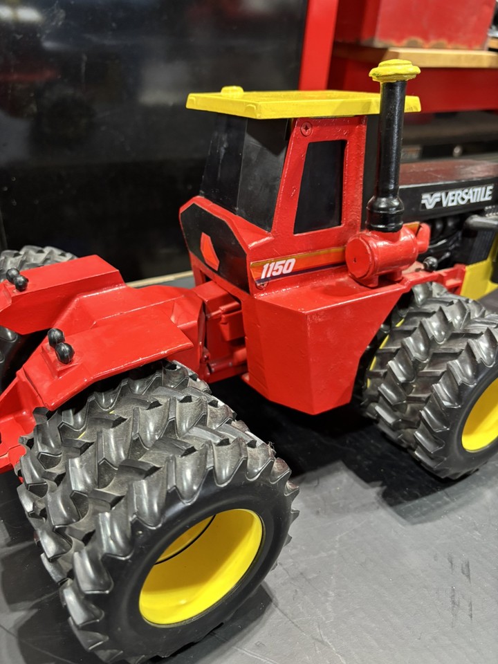Versatile 1150 TRACTOR 1/16th Cab 4WD Articulating TriplesAround ...