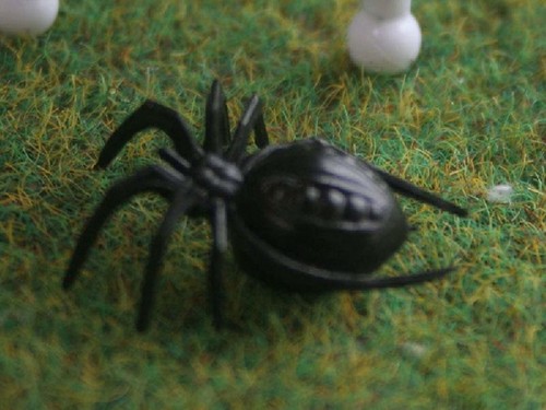 1:12 Scale Single Black Plastic Spider Tumdee Dolls House Garden Pet ...