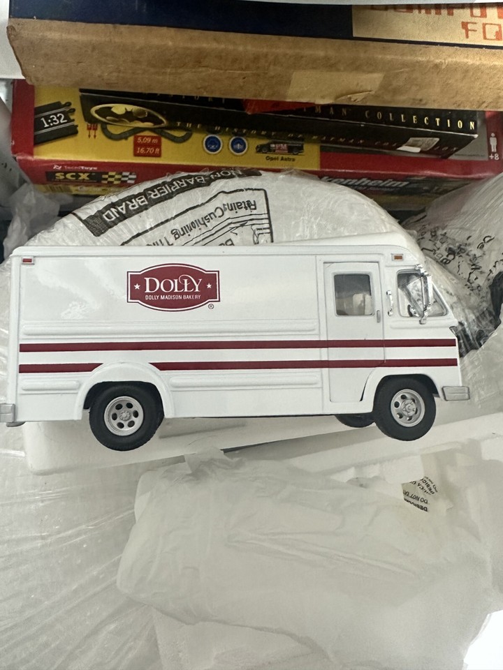 CROWN PREMIUMS 1961 DIVCO STEP VAN DOLLY MADISON DIE CAST 1:35 | eBay