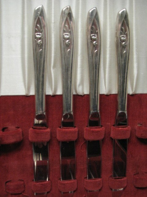IS INTERNATIONAL SILVER TULIP PLATED FLATWARE SET SILVERWARE 46 PIECES ...