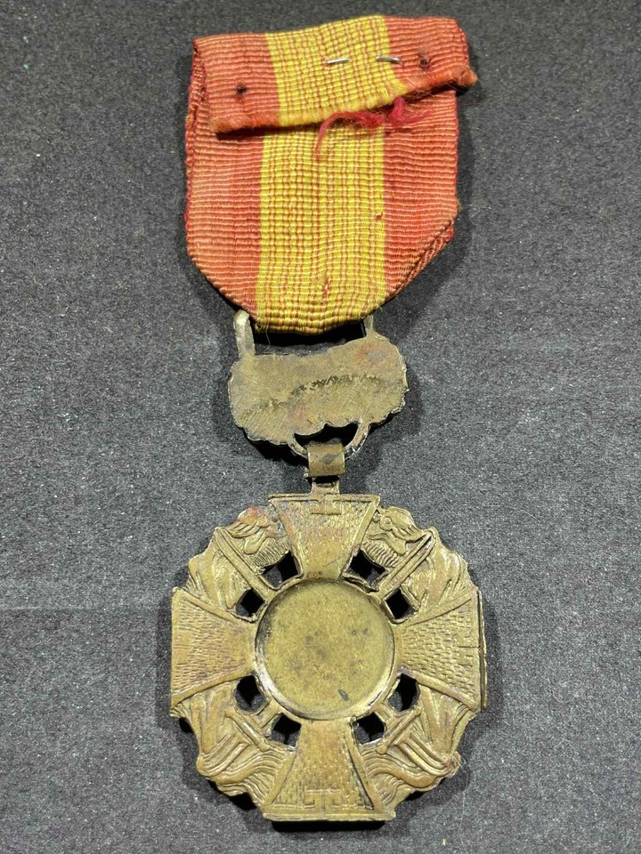 1960s Vietnam War US South Vietnamese Military Cross of Gallantry Medal ...
