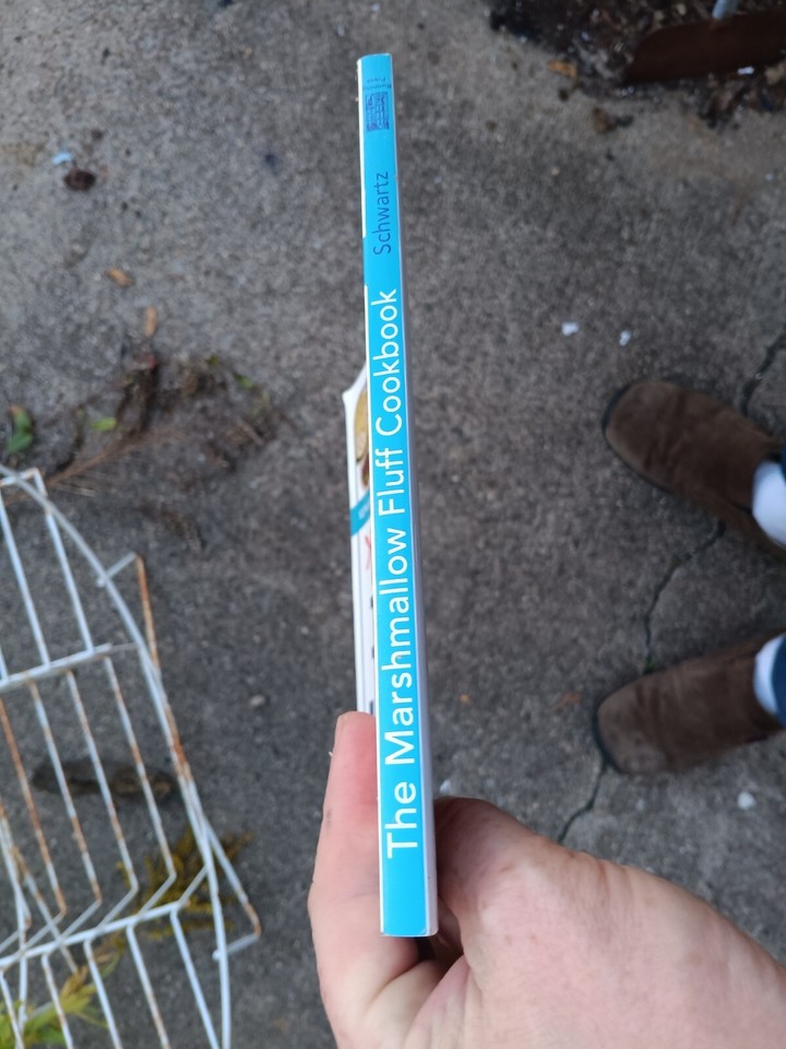 The Marshmallow Fluff Cookbook by Schwartz, Justin 9780762418336 | eBay