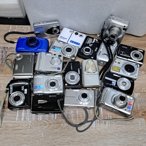Assorted Vintage Digital Compact Cameras Job Lot w/ Some Straps | eBay UK