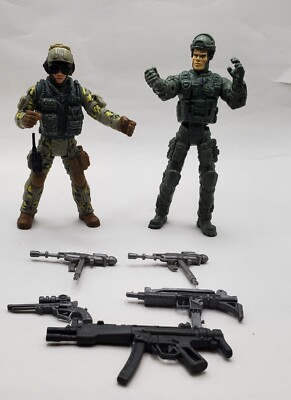 2 Action Figure Miniature Battle Military Soldiers with 5 Toy Weapons ...