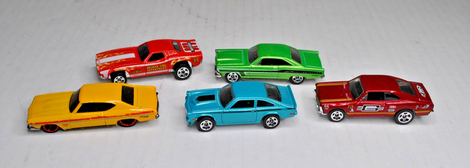 Hot Wheels Loose Lot with carrying case Muscle car Mopar Lot of 41 cars ...