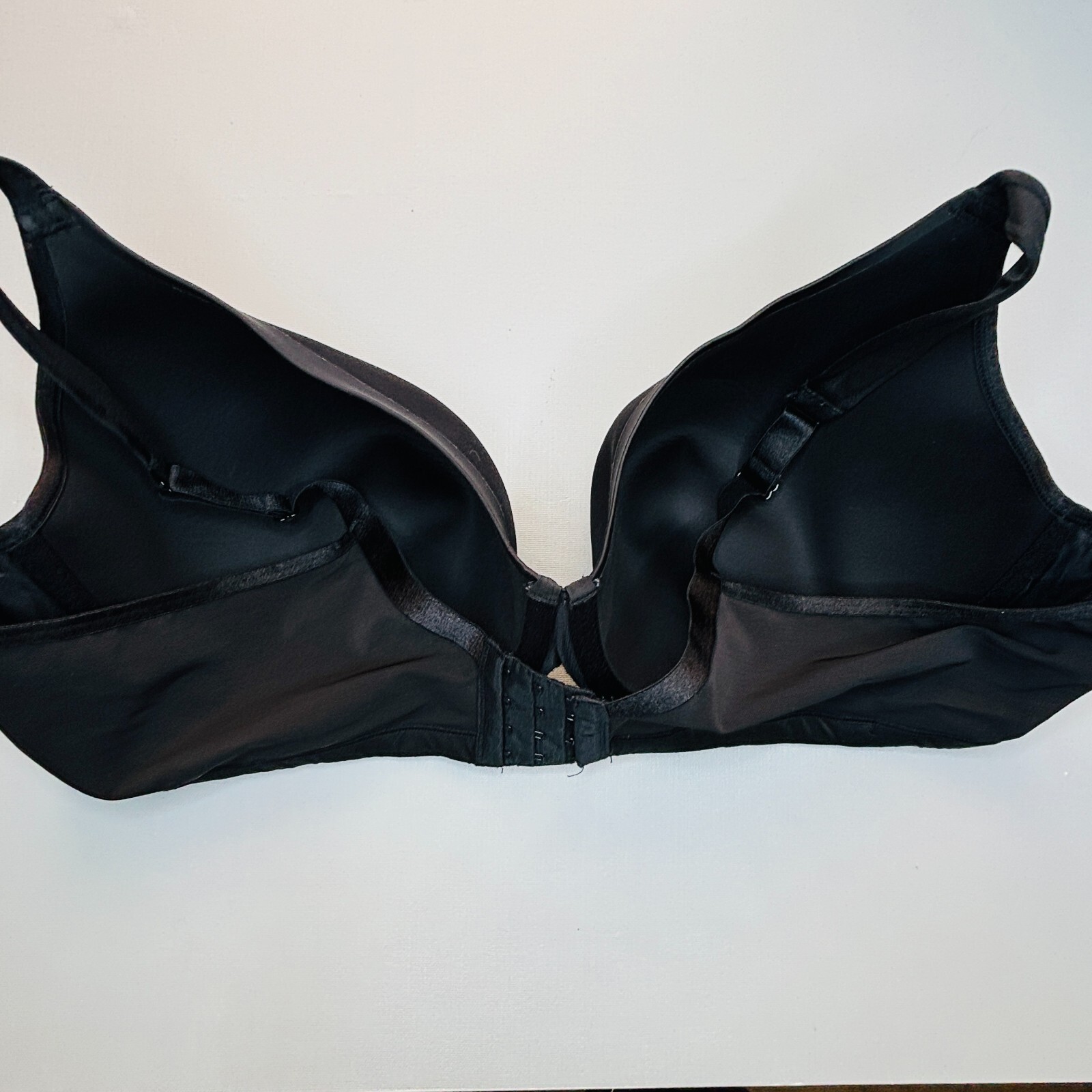 Cacique Satin Full Coverage Bra 46DD Black Lightly Li… - Gem
