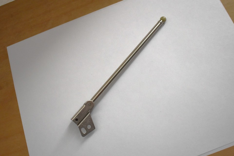 GRUNDIG UNIVERSAL TRANSISTOR PORTABLE SW RADIO AM TELESCOPING ANTENNA ...