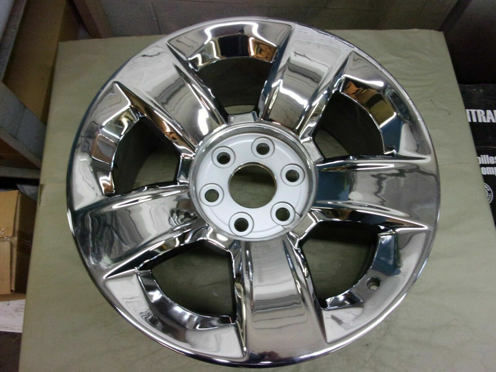 NEW 14-18 Chevrolet Tahoe Silverado Suburban Chrome OEM Center Cap P/N ...