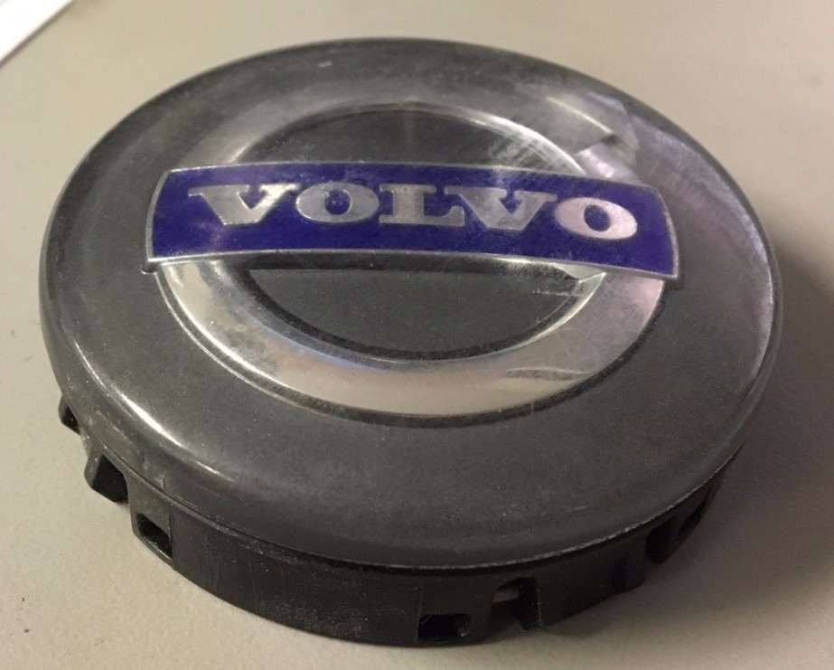 ONE (1) VOLVO CENTER HUB CAP 30666913 30748052 31373763 2.5IN DIAMETER ...