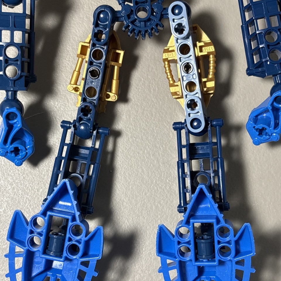 Lego Bionicle - Glatorian Tarix (8981) - INCOMPLETE - ASIS - Cracked ...