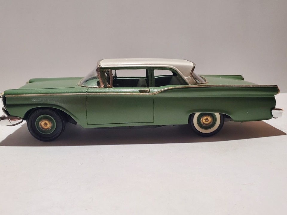Modelhaus 1959 Ford Fairlane 500 Galaxie Club Built Resin 1:25 Model ...