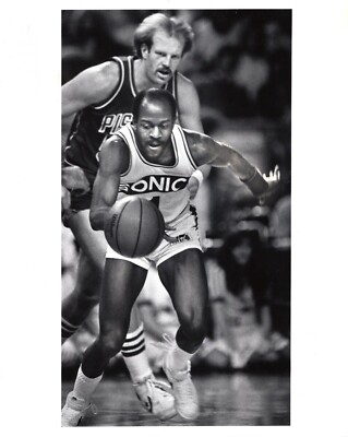 GUS WILLIAMS Seattle Super Sonics Basketball NBA 8x10 Photo 1981 Geoff ...