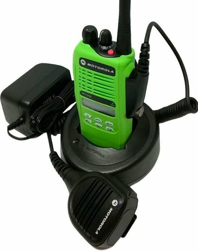 Motorola HT1250 Model 2 VHF Two Way Radio 136-174 MHz MDC Quick Call Li ...