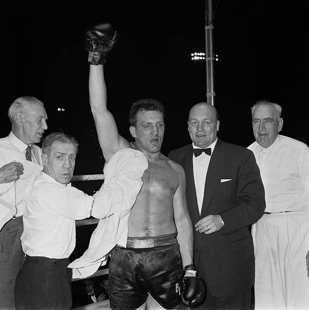 Boxer Brian London raising fist after winning British Commonwealth- Old ...