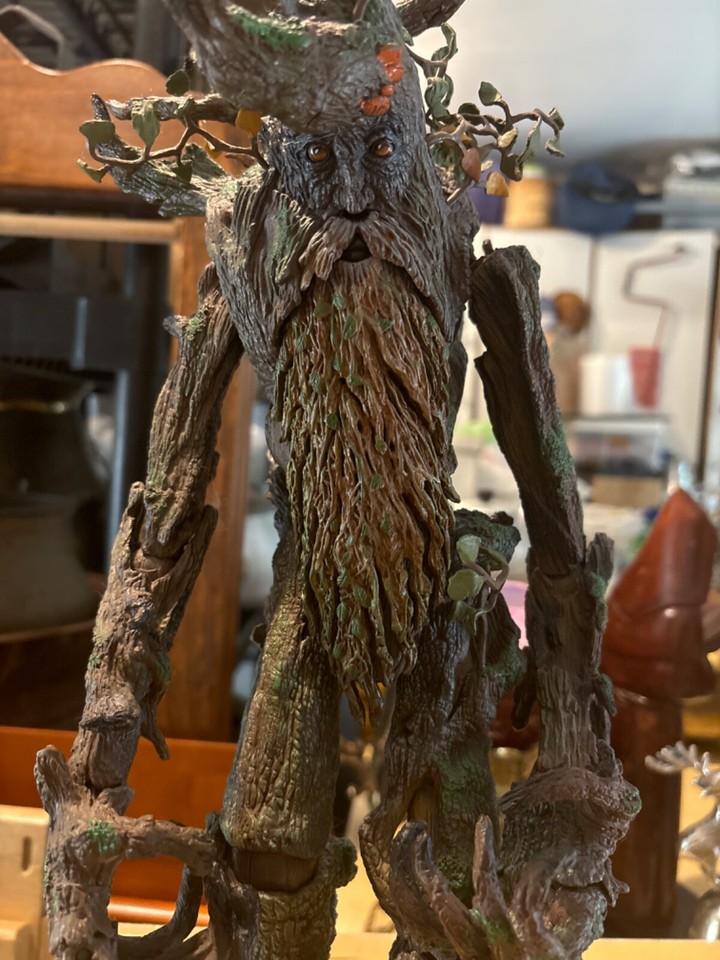 Treebeard Figure Lord of the Rings Electronic LOTR Talking Ent Two ...
