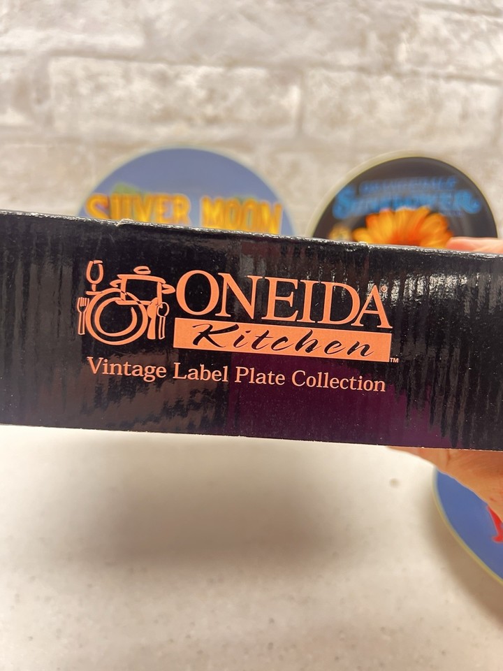 Oneida Vintage Label Collection 8” Decor Plates Set of 3 NOS In Box | eBay