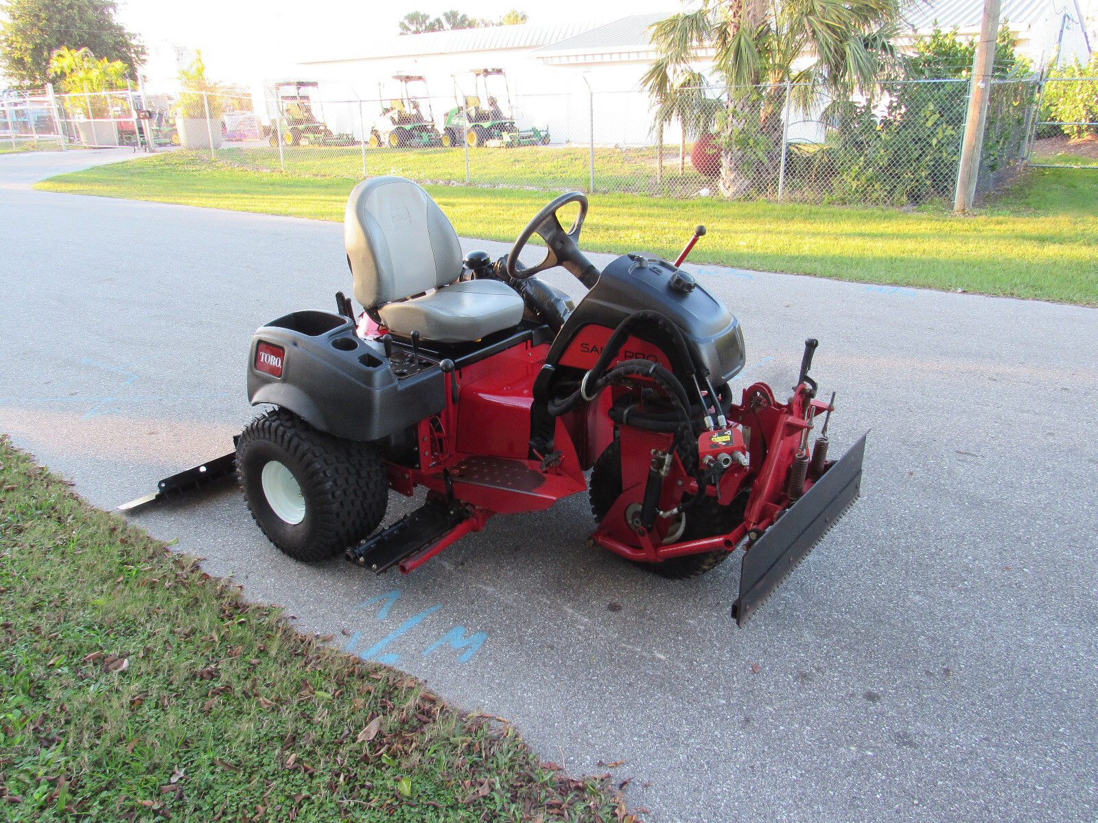 Toro 5040 Sand Pro Sand Trap Rake - Ball Field Groomer Rear Hydraulics ...