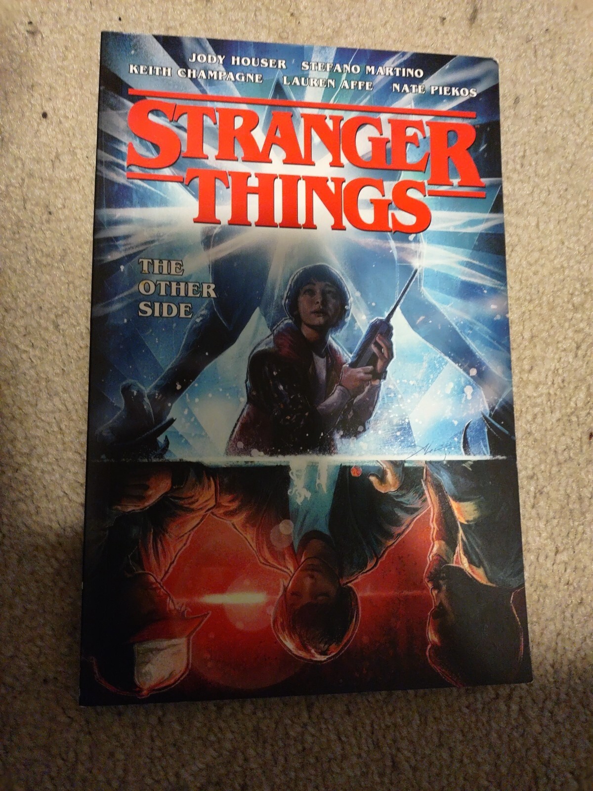 Stranger Things: The Other Side (Graphic Novel Volume 1) (Paperback or ...