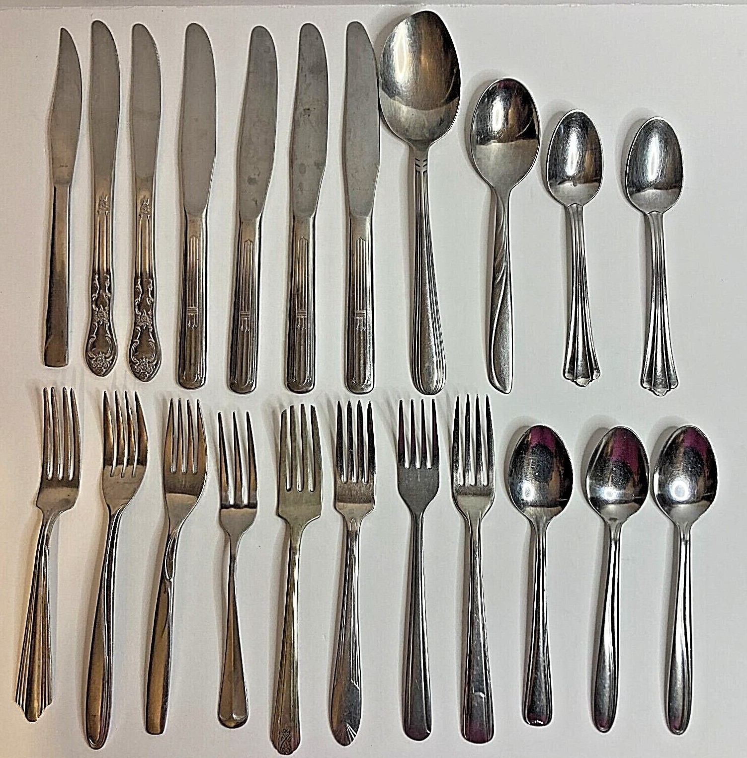 Mixed Lot of 22 Pc Flatware Hull Oneida Edward Don & Co IS Co. Silco ...
