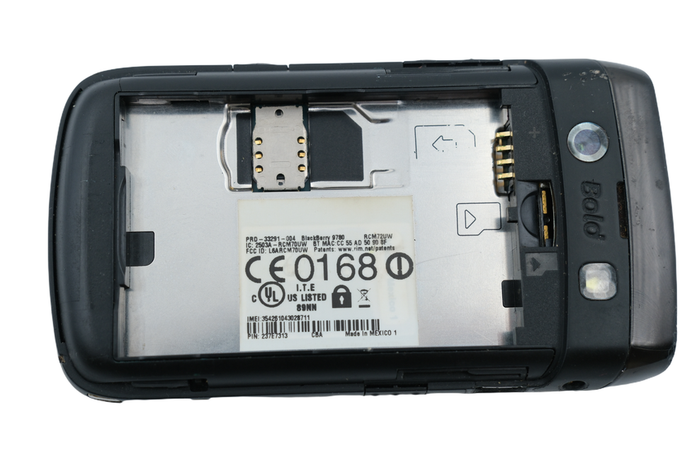 Lot of 2 BlackBerry Phones Bold 9000 & 9780 For Parts / No Battery ...