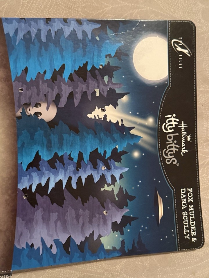 The X-Files Fox Mulder & Dana Scully Special Agents Itty Bittys Set by ...